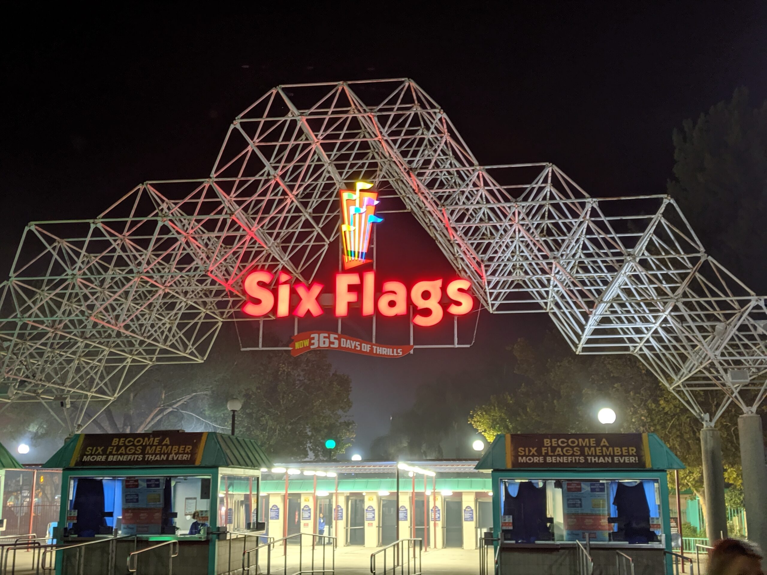 Six Flags Magic Mountain | Tickets, Hours, Rides & Coasters ...